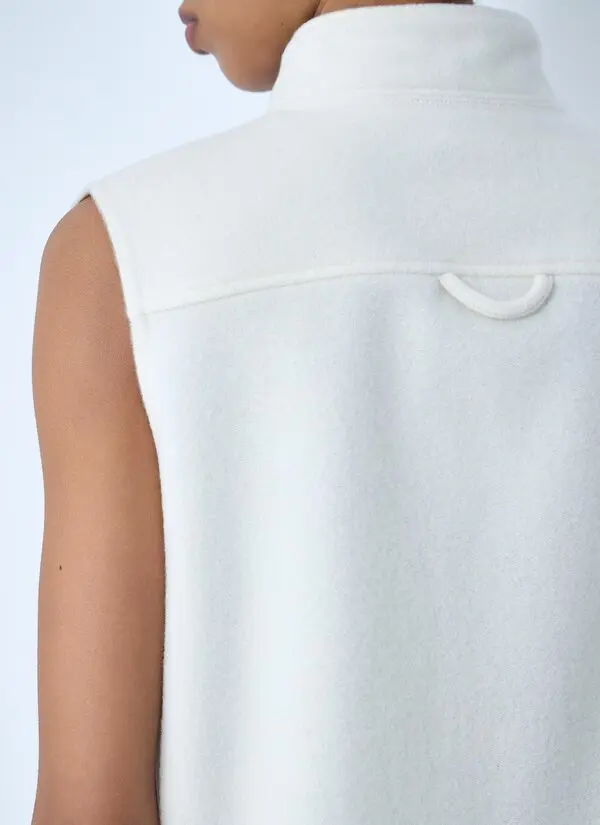 RIER Sleeveless Zip Vest