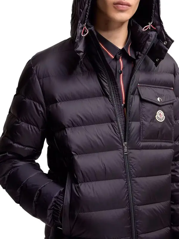 Moncler Piumino Corto Verith Con Cappuccio