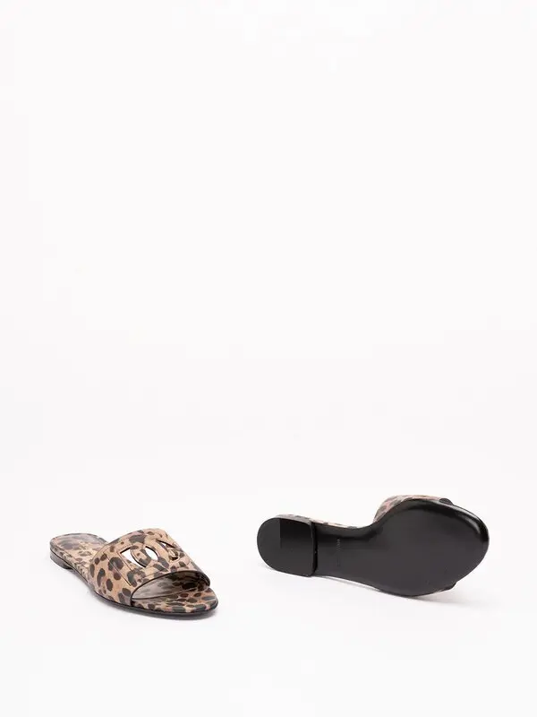Dolce & Gabbana Sliders With `dg` Logo