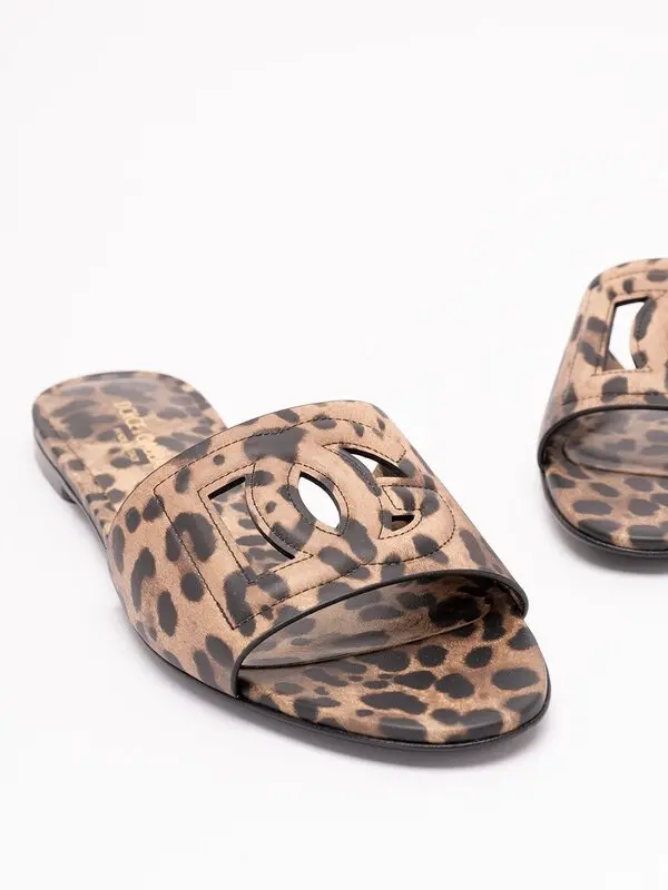 Dolce & Gabbana Sliders With `dg` Logo