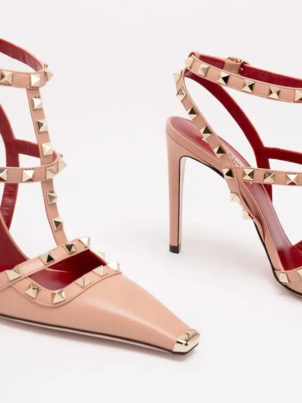 Valentino Garavani Rockstud` Pumps