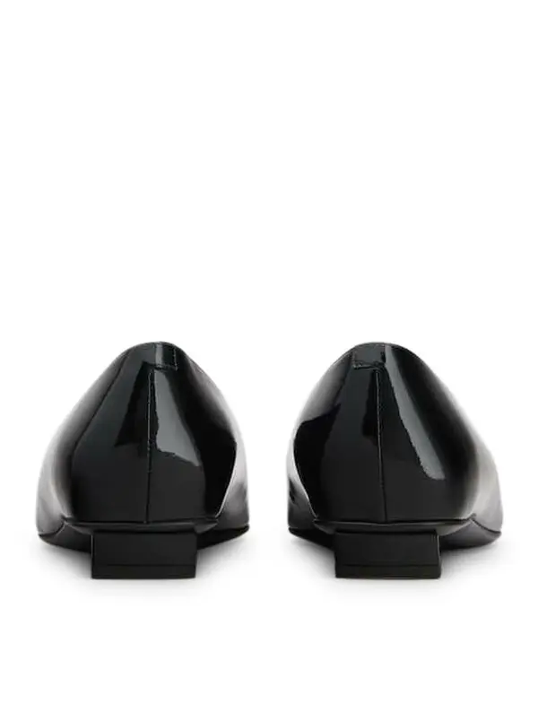 ROGER VIVIER Belle Vivier Patent Leather Ballerinas - Black