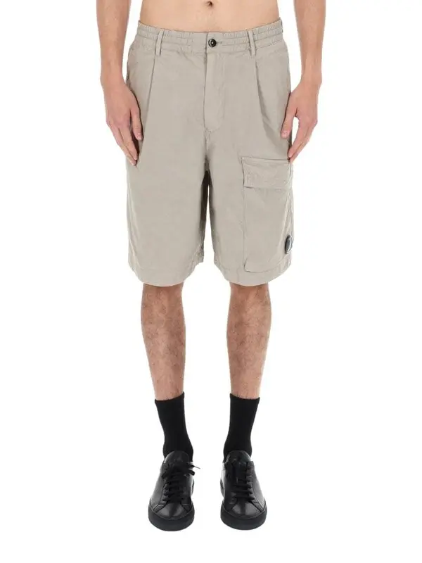 C.P. COMPANY Logo Patch Cargo Shorts - Gray