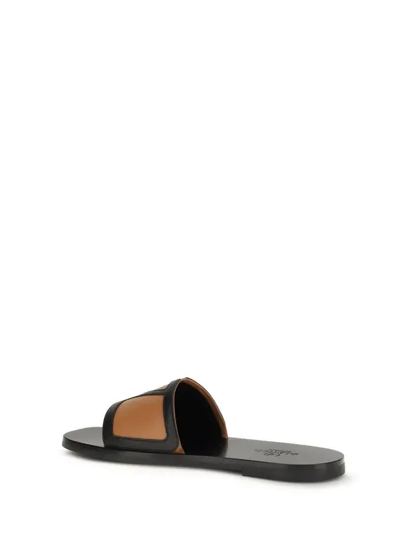 Valentino Garavani Viva Superstar Slide Sandals - Black