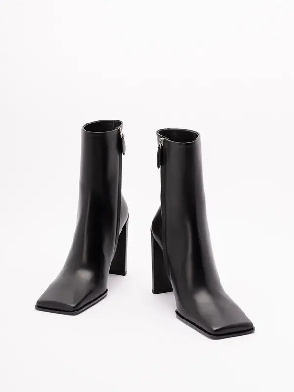 Alaïa Ankle Boots