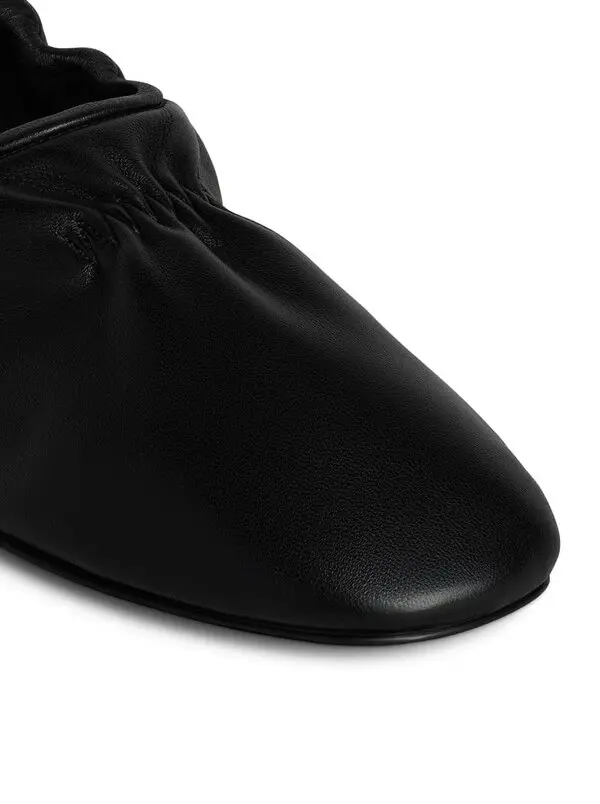 Alaïa Soft Leather Slippers - Black
