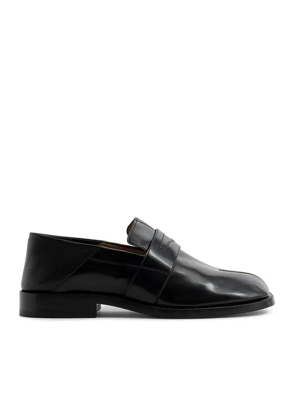 MAISON MARGIELA Tabi Loafers - Black