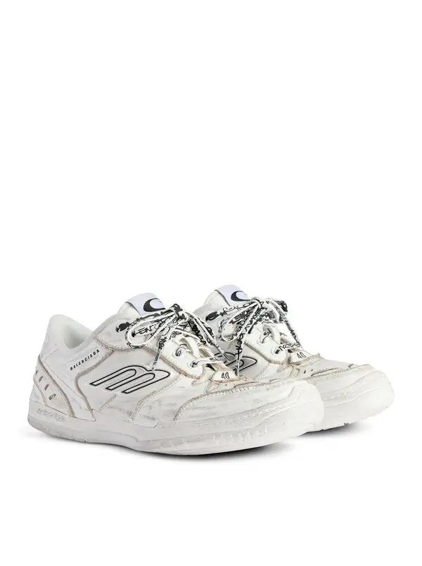 Balenciaga Hamptons Distressed Sneaker - Multicolor