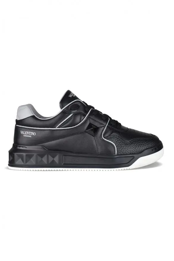 Valentino Garavani One Stud Leather Sneakers - Black