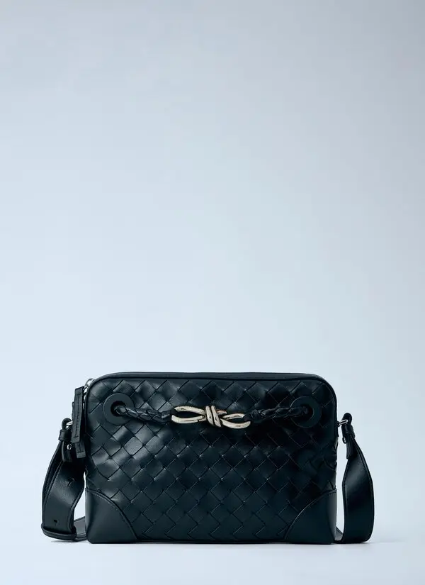 Bottega Veneta Andiamo Zipped Messenger Bag - Black