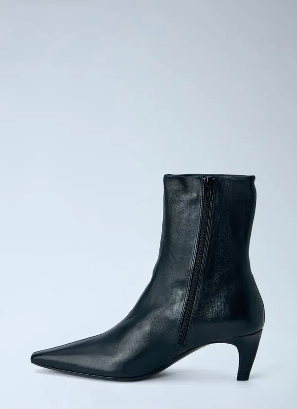 JUDE Cave Ankle Boots - Black