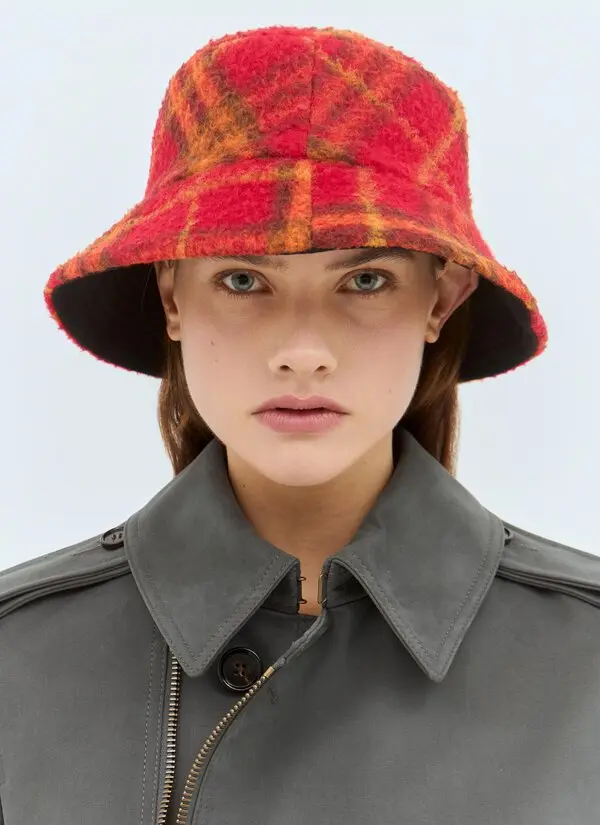 Burberry Reversible Check Fleece Bucket Hat - Black