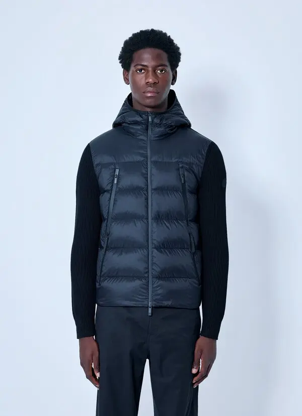 Moncler Hooded Puffer Jacket - Black