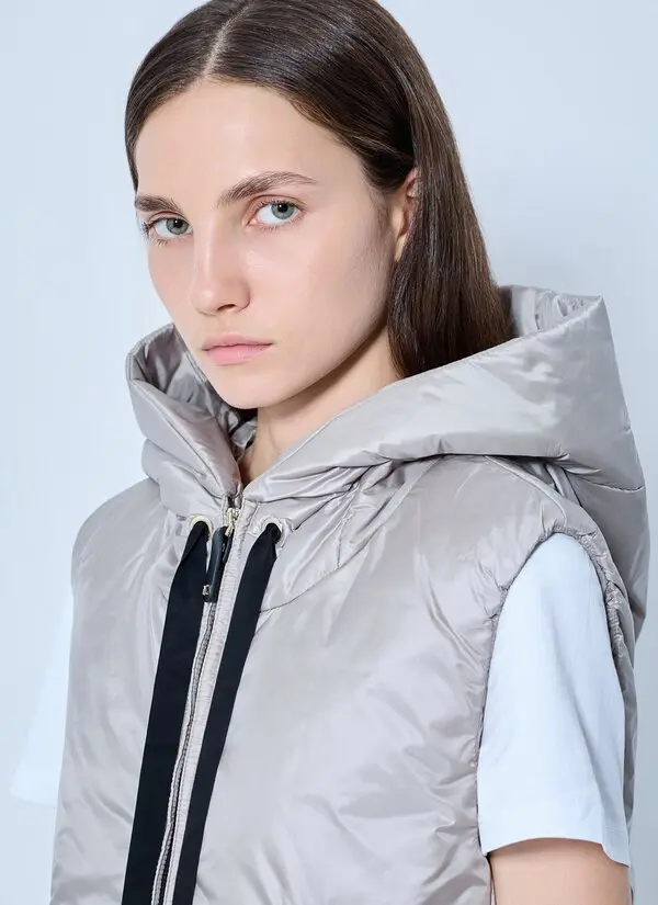 Max Mara Hooded Zip-up Vest