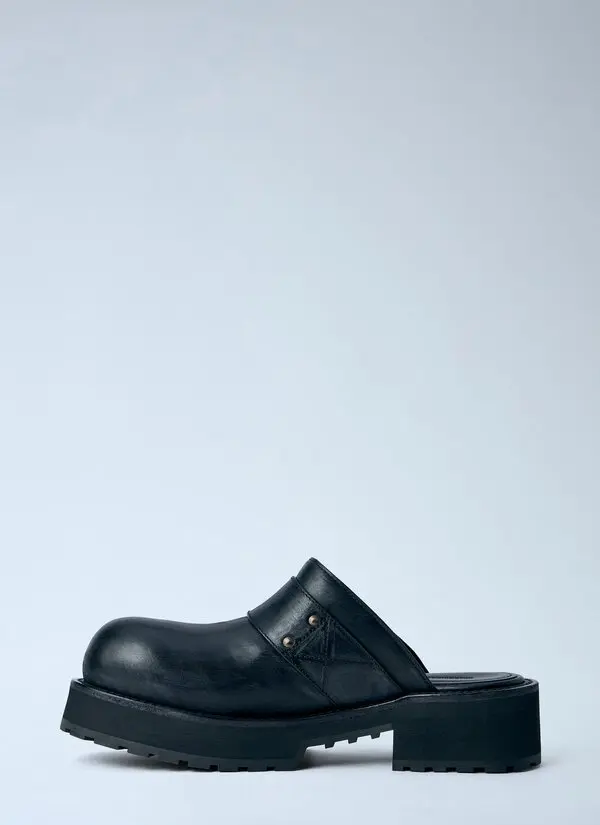 Balenciaga Venom Wurn-out Mules