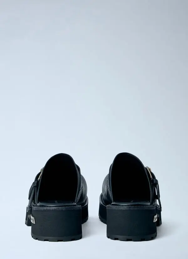 Balenciaga Venom Wurn-out Mules
