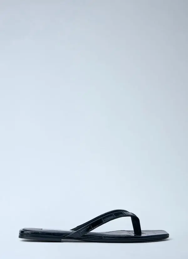 TOTEME Leather Flip Flops