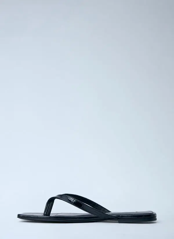 TOTEME Leather Flip Flops