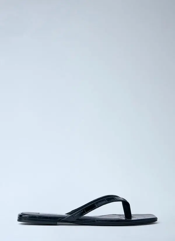 TOTEME Leather Flip Flops - Black