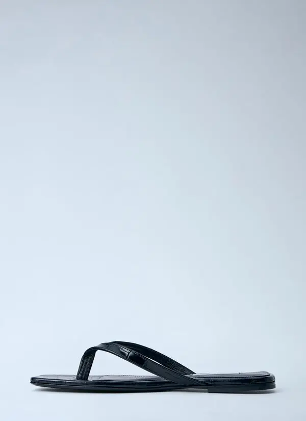 TOTEME Leather Flip Flops - Black