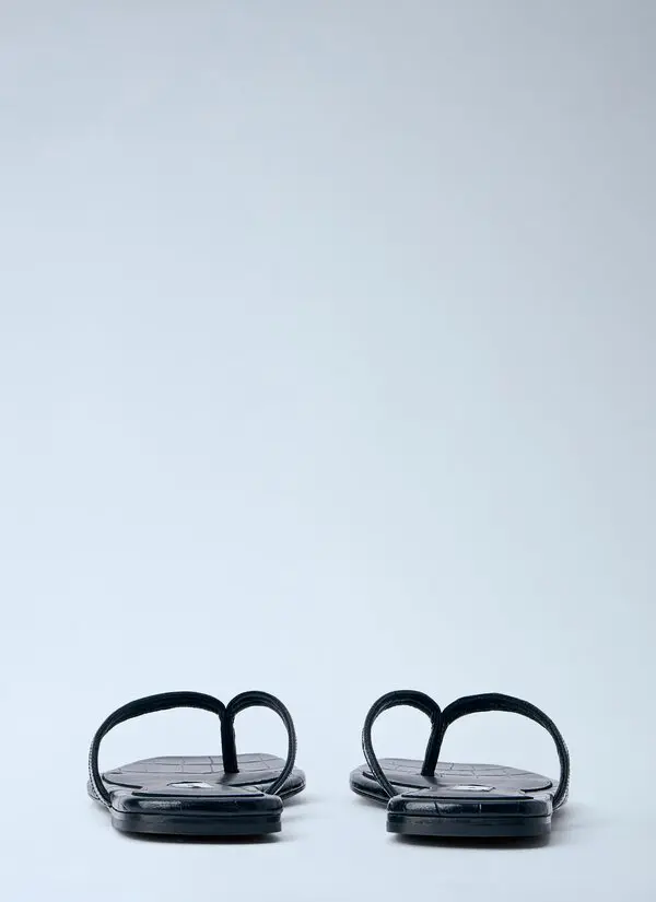 TOTEME Leather Flip Flops - Black