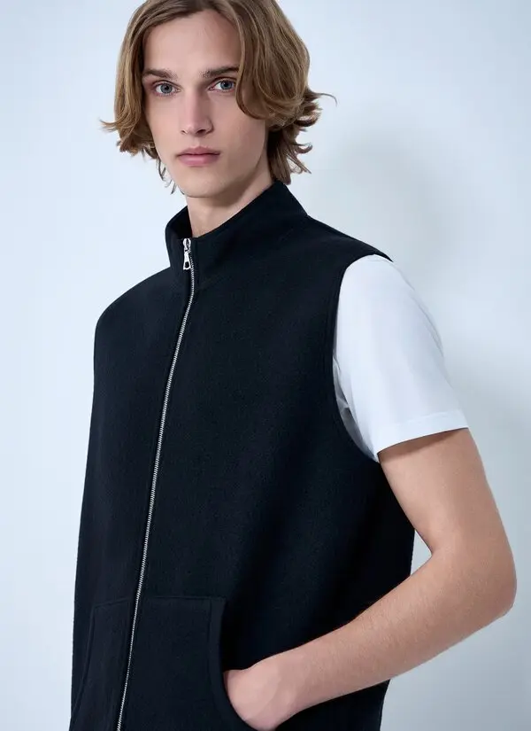 RIER High-neck Zip Vest