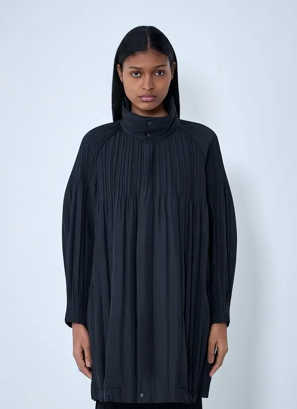 Issey Miyake Pleated High-neck Coat - Black