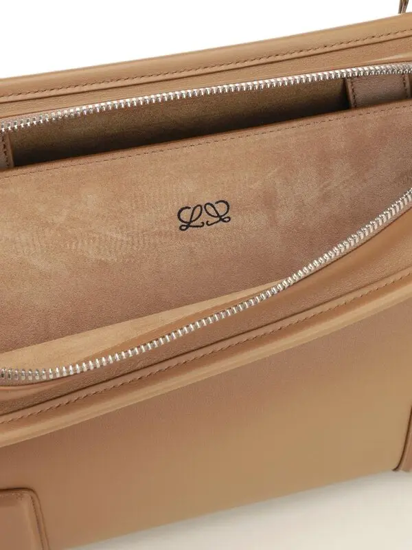 Loewe Medium Amazona 180 Bag - Cream