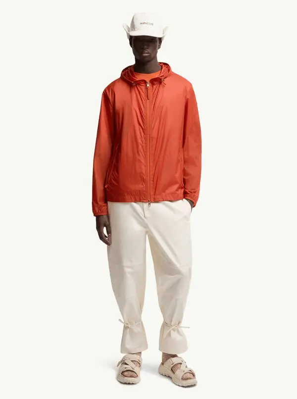Moncler Hamlin' Red Jacket With Logo Plaque On The Zip Puller And Logo Patch On The Sleeve In Tech Fabric