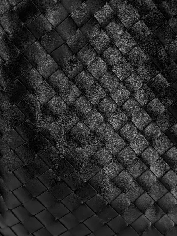 Bottega Veneta Hop Hobo Leather Shoulder Bag With Intreccio Pattern - Black