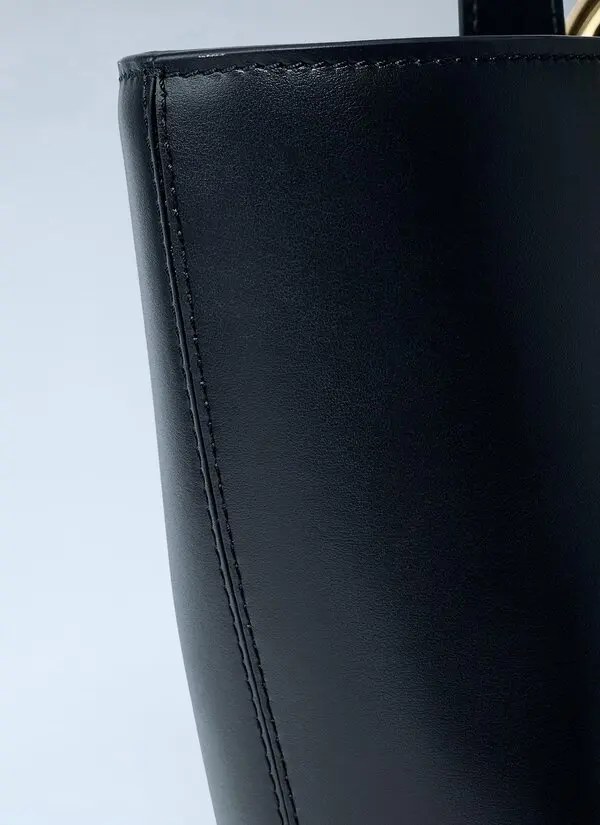 Jacquemus Le Moyen Bambola Bucket Bag - Black