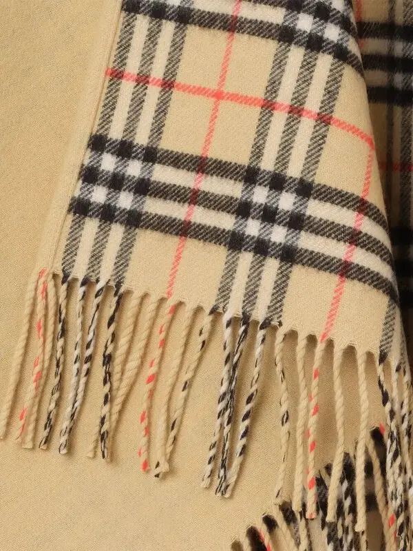 Burberry Reversible Cape - Cream