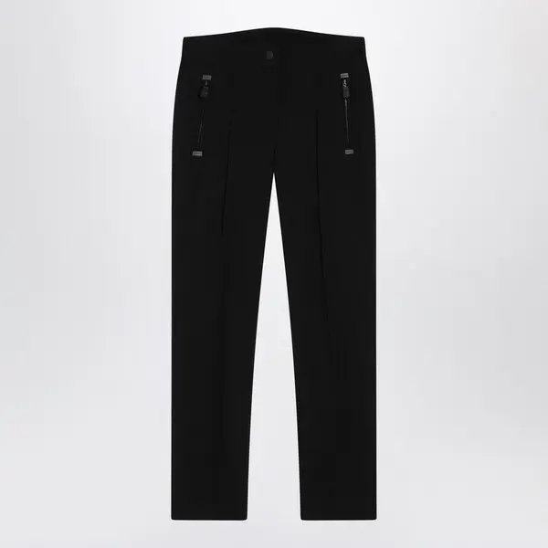 Moncler Slim Trousers In Gore-tex - Black