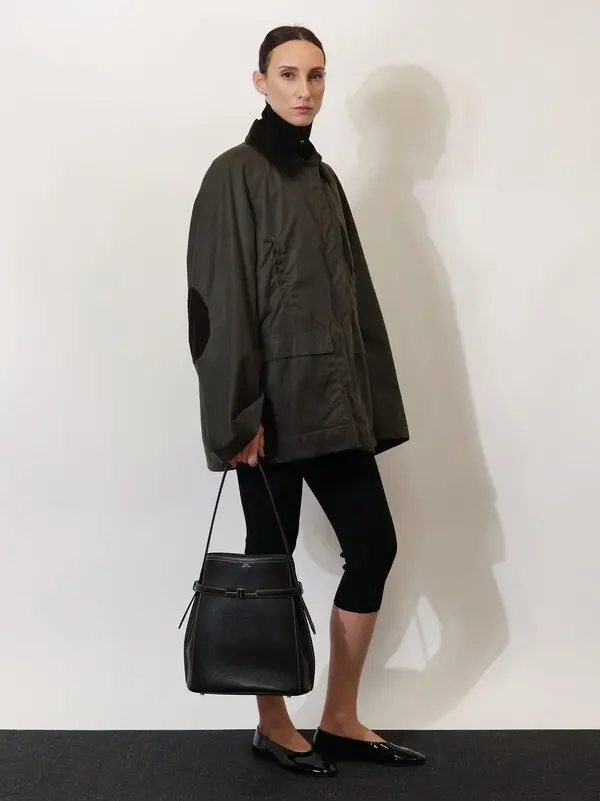 TOTEME Hammered Leather Bucket Bag With Strap On The Front - Black