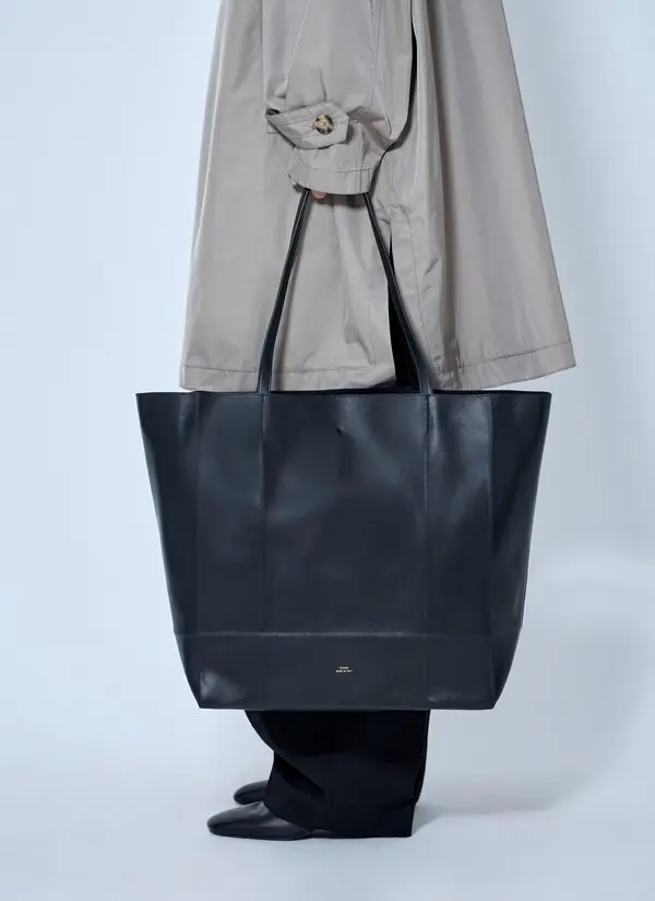 TOTEME Roam Leather Tote Bag - Black