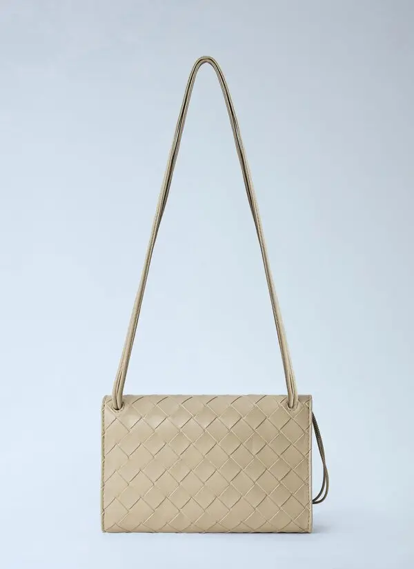 Bottega Veneta Andiamo Pouch On Strap - Cream