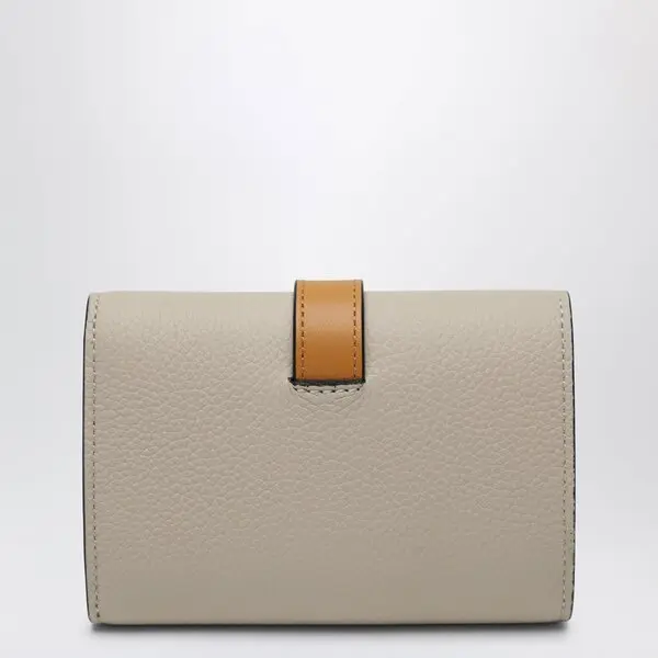 Loewe Small Vertical Wallet In Light Oat / Honey Grained Leather - Cream