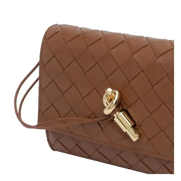 Bottega Veneta Andiamo Pouch - Brown