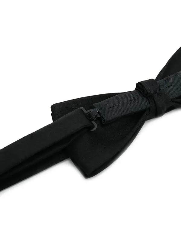 Saint Laurent Yves Bow Tie In Silk Satin - Black