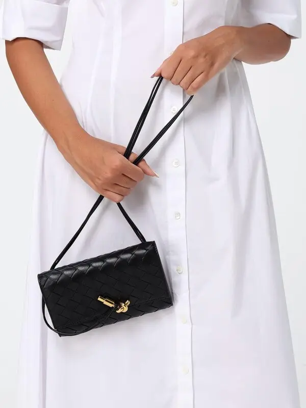 Bottega Veneta Andiamo Clutch Bag - Black