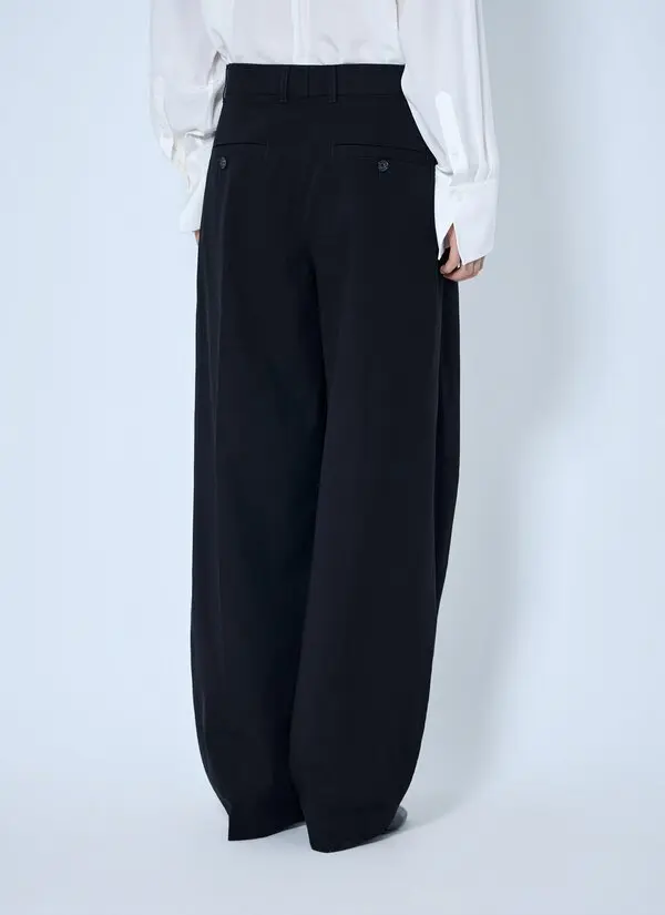 TOTEME Single Pleat Cotton Trousers - Black