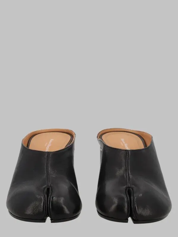 MAISON MARGIELA Leather Tabi Mule - Black