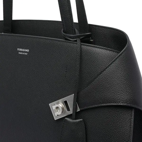 FERRAGAMO Hug Shoulder Bag