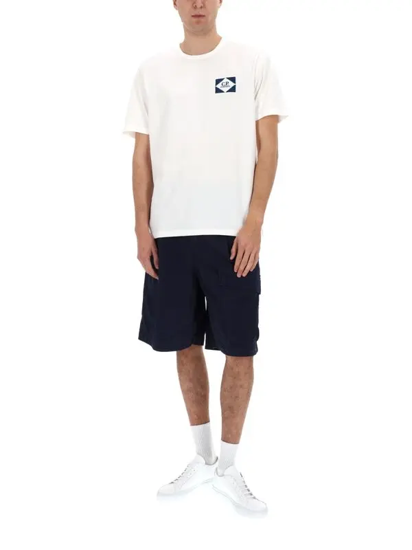 C.P. COMPANY Shorts Cargo Con Patch Logo