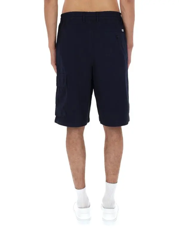 C.P. COMPANY Shorts Cargo Con Patch Logo