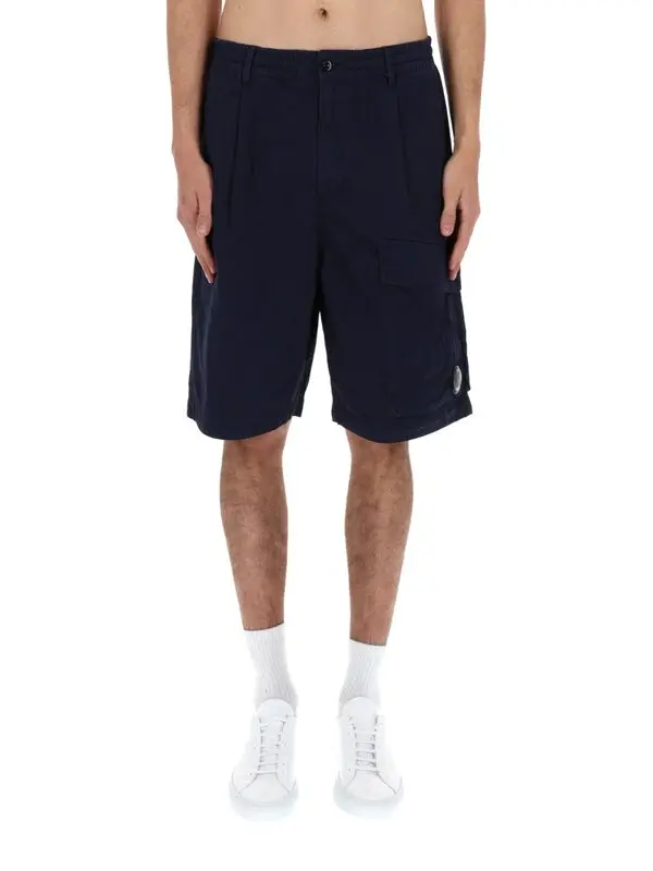 C.P. COMPANY Shorts Cargo Con Patch Logo