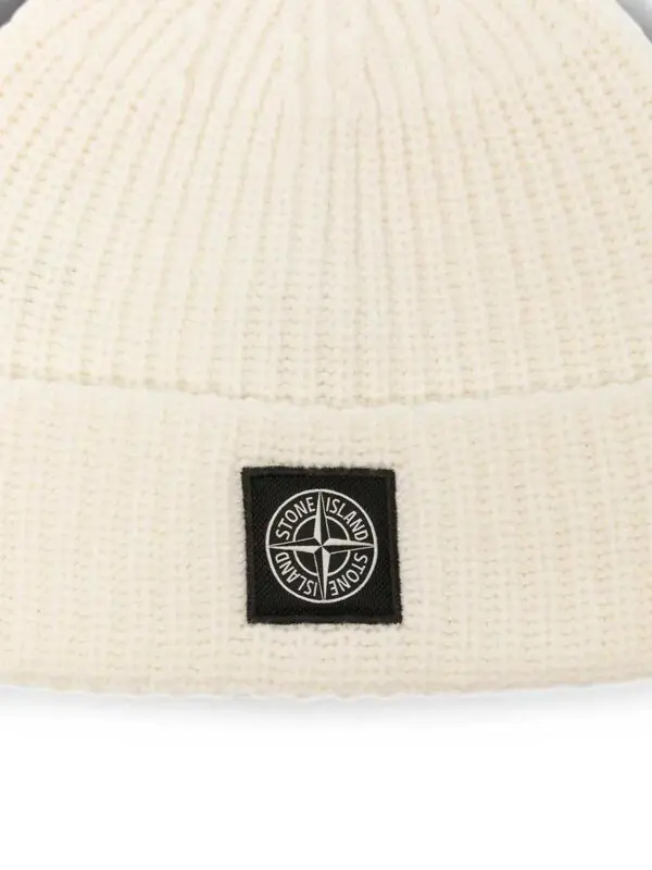Stone Island Berretto A Coste Con Patch Logo
