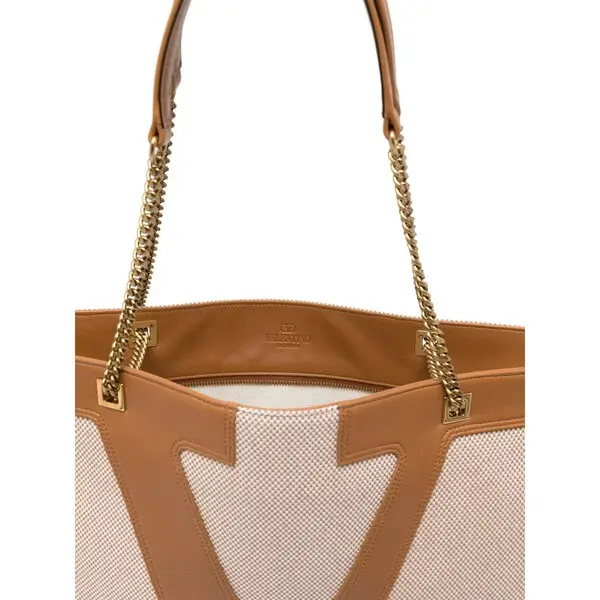 Valentino Garavani Shoulder Bags
