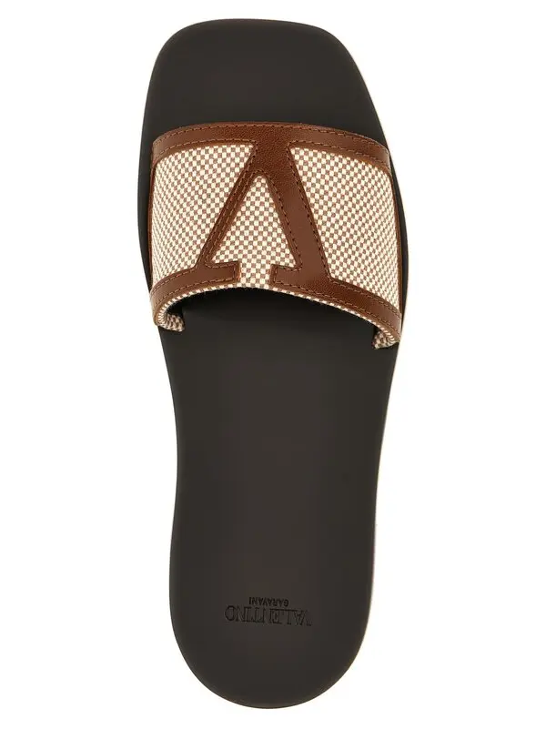 Valentino Garavani Vlogo' Sandals