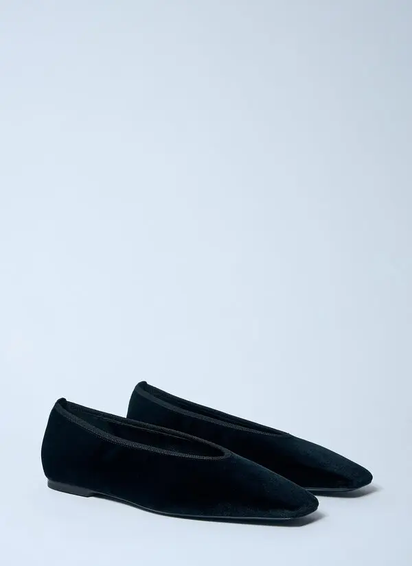TOTEME Minimalist Velvet Ballerina Flats - Black